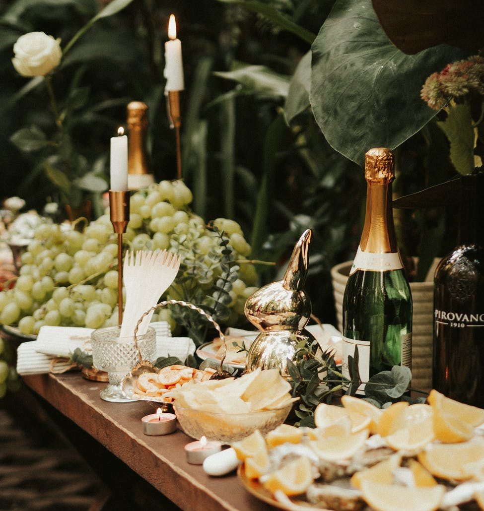 10 Tips How to Host a Champagne Dinner Party at Home